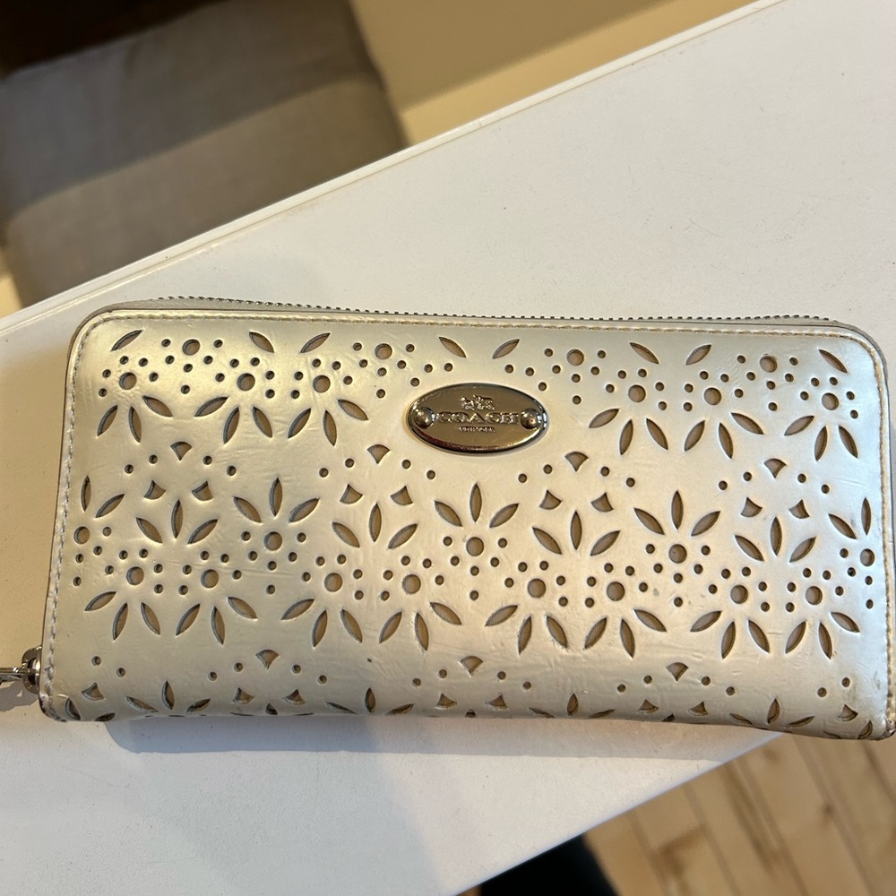 Coach Large Wallet White Pattern - Gem